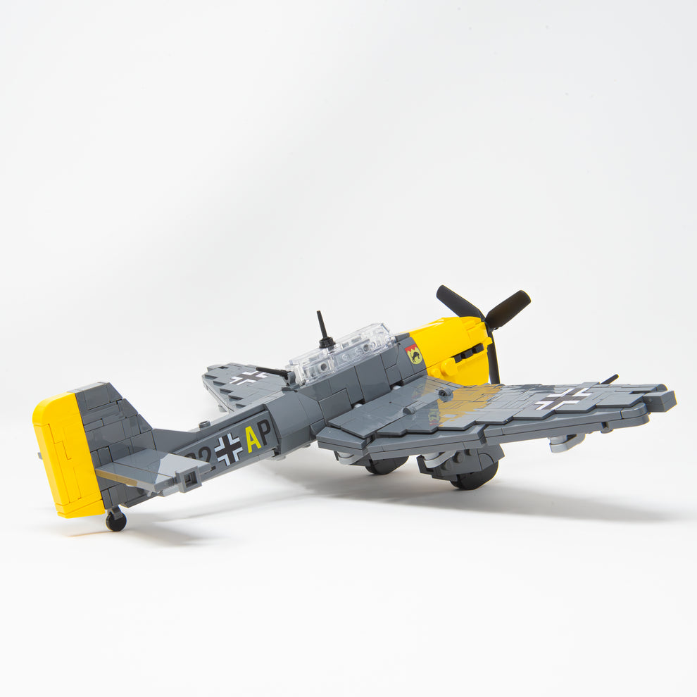 Junkers Ju 87 B-2 Stuka | 1:45 Scale. – Panzer Bricklabs